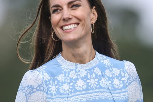 Home - What is Kate Wore - The go-to source on Kate's style for fans, fashion writers, trend ...
